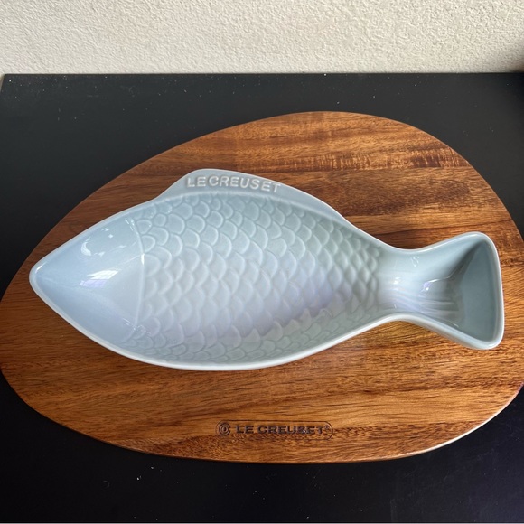 Le Creuset | Dining | Nib Le Creuset Medium Fish Dish Silver Blue | Poshmark
